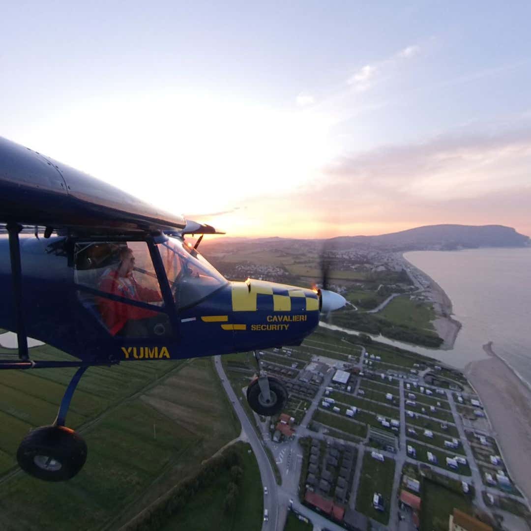Volo panoramico in aereo sulla Riviera del Conero | Freedome