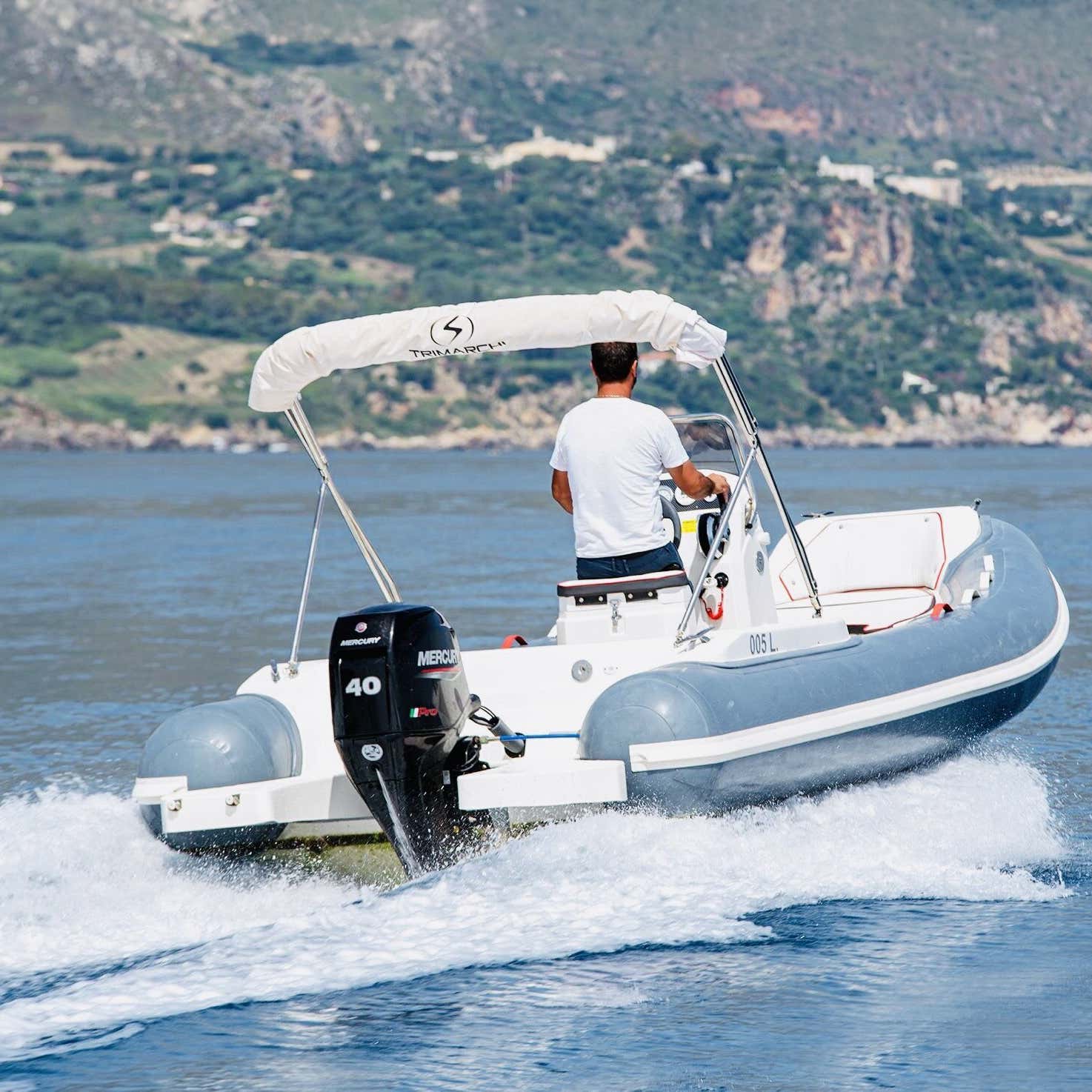 Noleggio gommone a Castellammare del Golfo – 5.80 m, 40 CV | Freedome