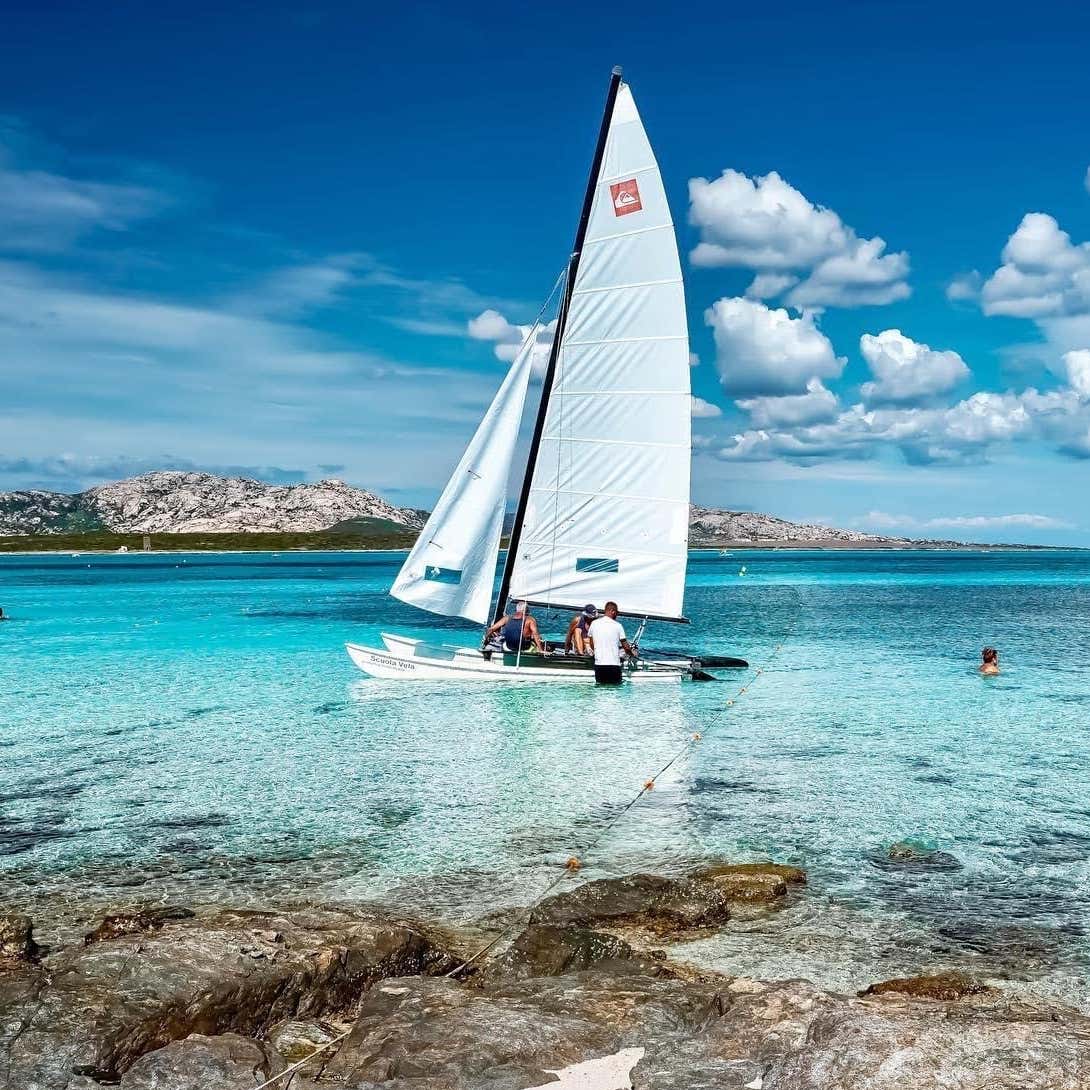 Lezione base di vela a Stintino | Freedome