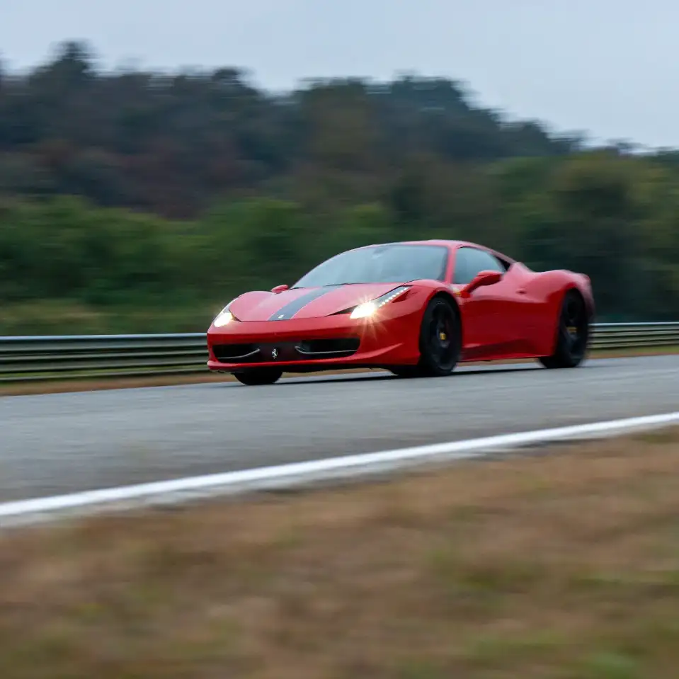 Guida sportiva in Ferrari 458 all’Autodromo di Imola | Freedome