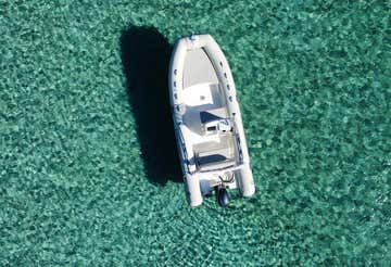 Noleggio gommone Tempest a La Maddalena – 5,30 m, 40 CV | Freedome