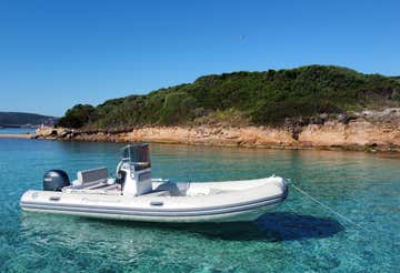 Noleggio gommone Tempest a La Maddalena – 5,30 m, 40 CV | Freedome