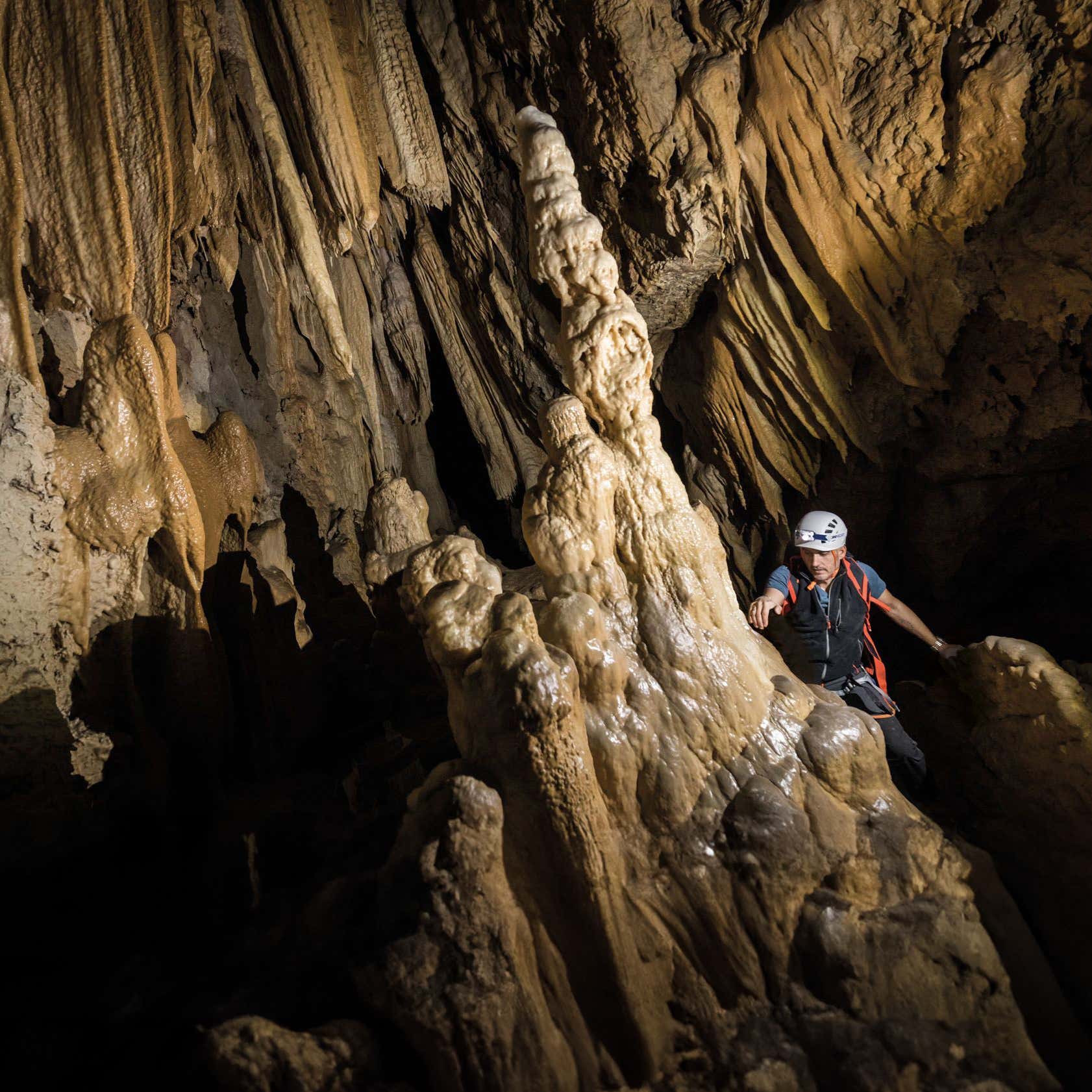 Avventura speleologica e zipline a Equi Terme in Toscana | Freedome
