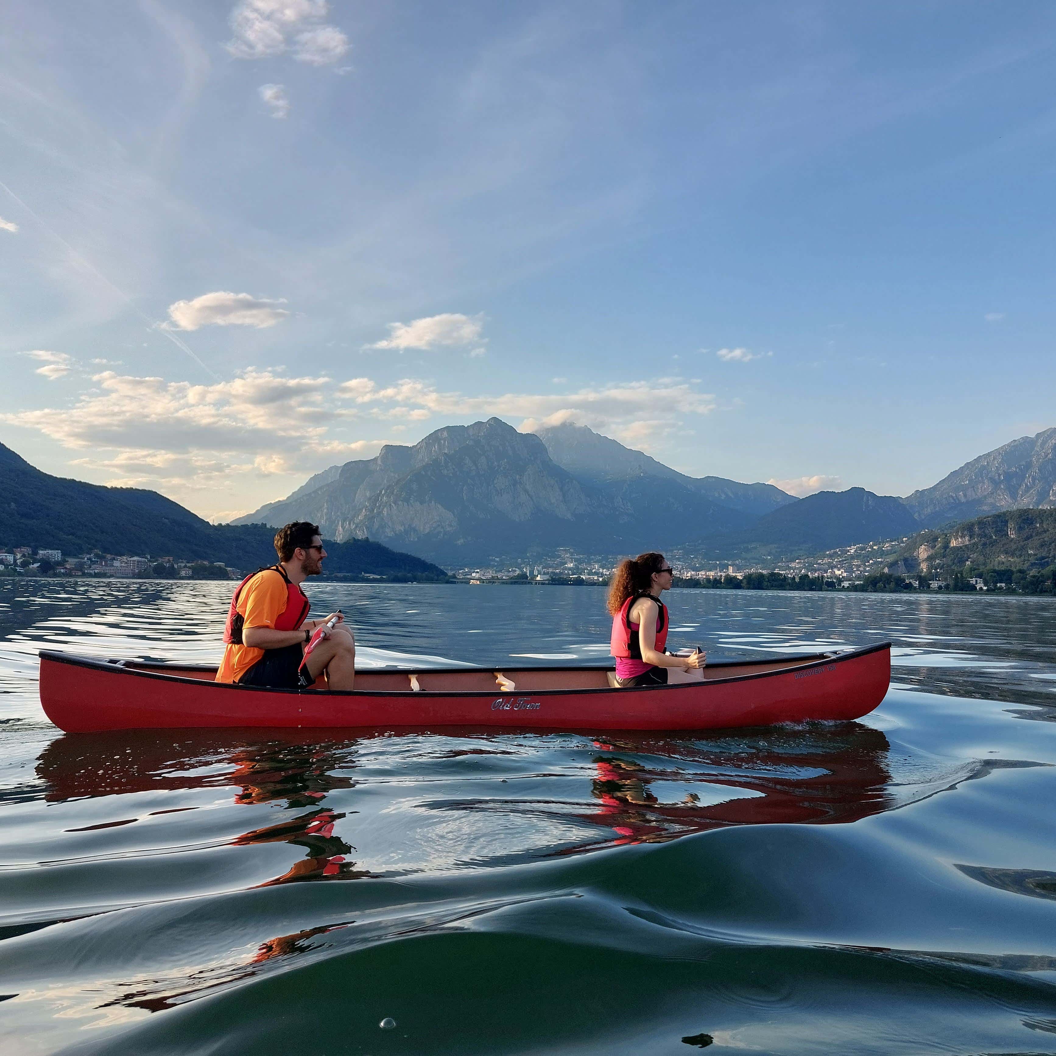 Tour in canoa al Lago di Garlate con aperitivo al tramonto | Freedome