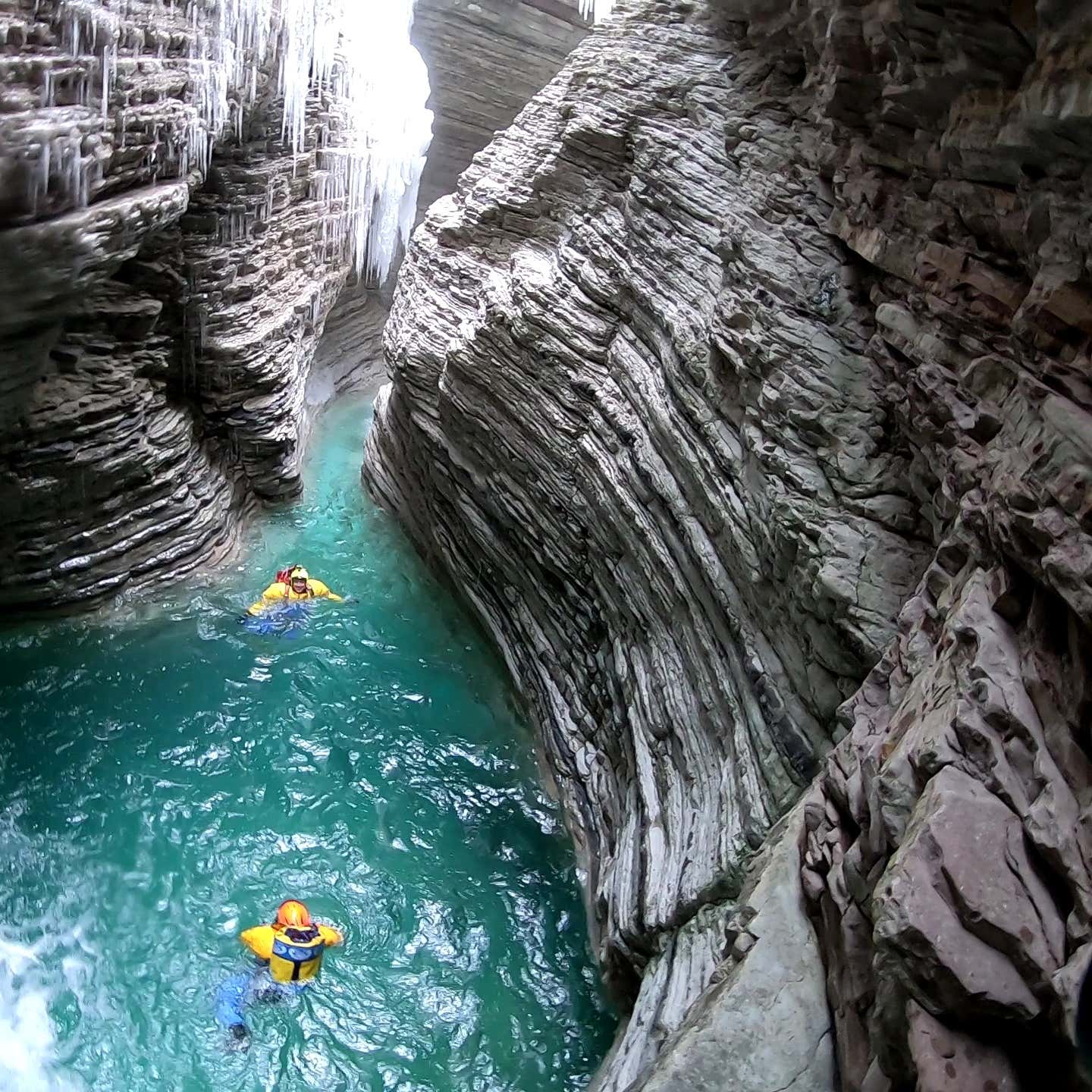 Canyoning invernale in Val Maor ai piedi delle Dolomiti | Freedome