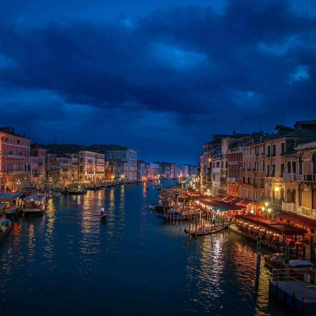 Tour serale in barca da Punta Sabbioni a Venezia con aperitivo a bordo ...
