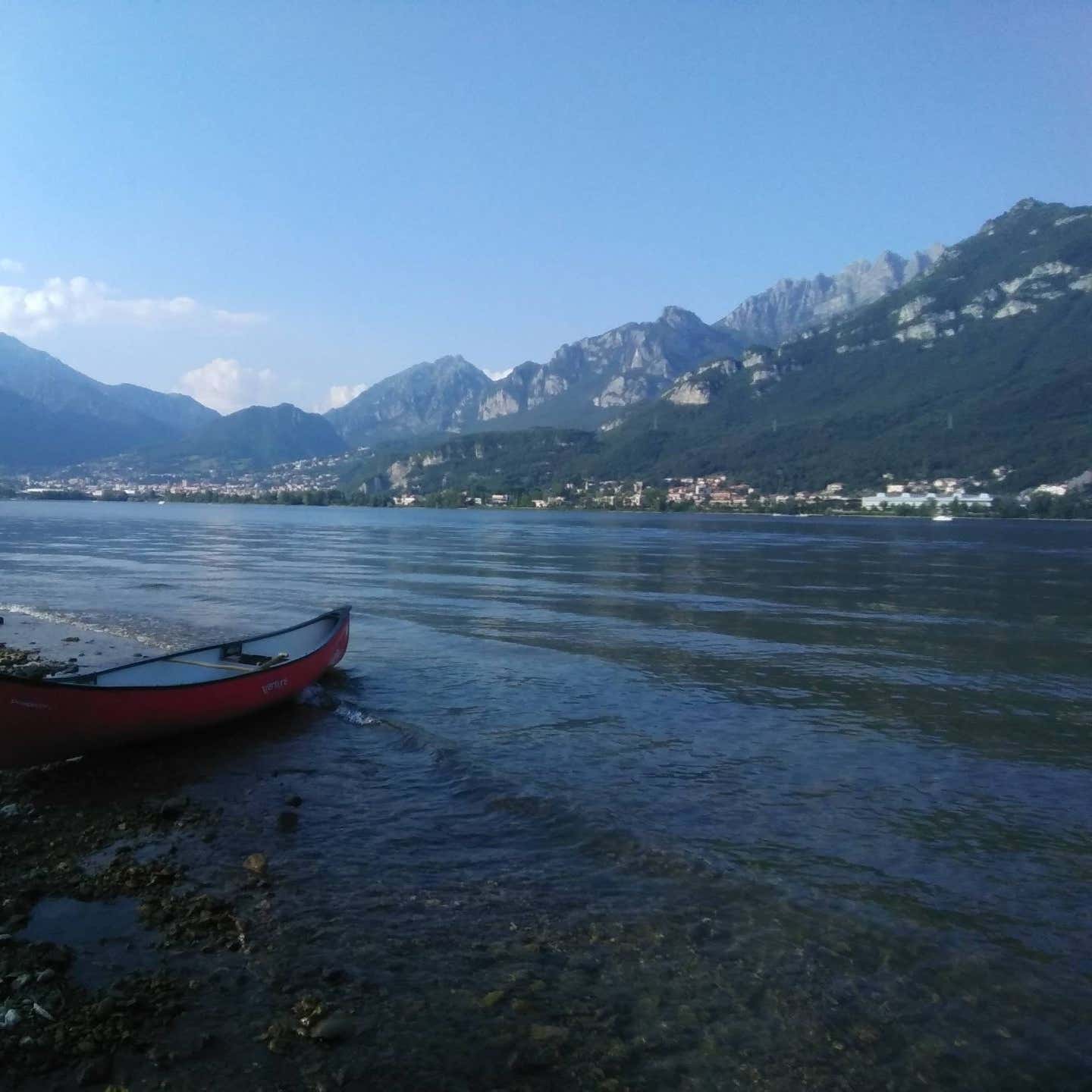 Tour in canoa al Lago di Garlate con aperitivo al tramonto | Freedome