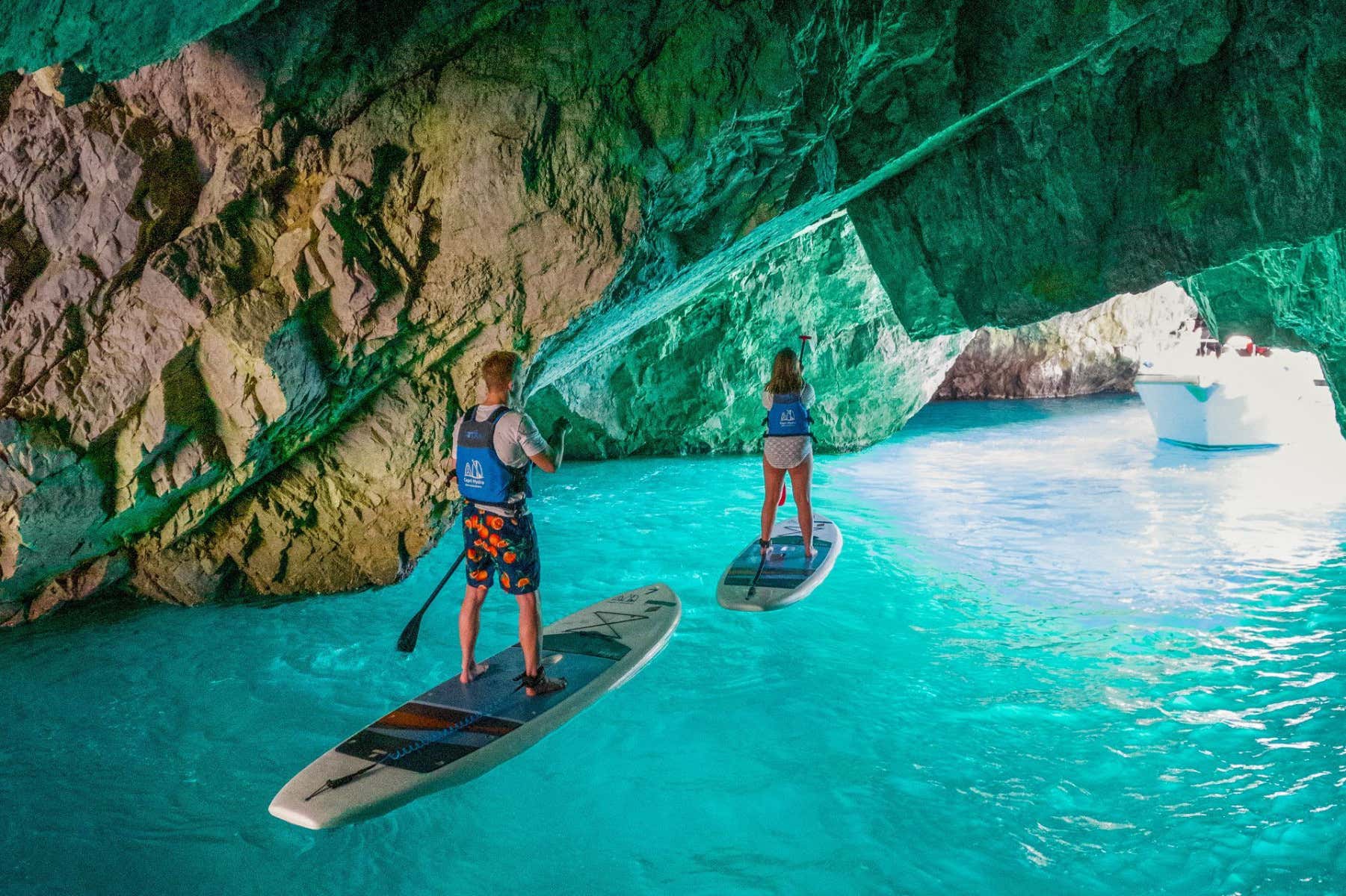 SUP excursion to Capri to discover caves and beaches | Freedome
