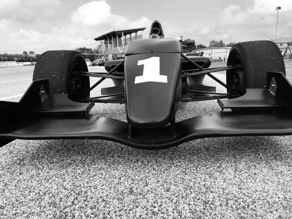 Sporty driving in Renault single-seater on the International Circuit of ...
